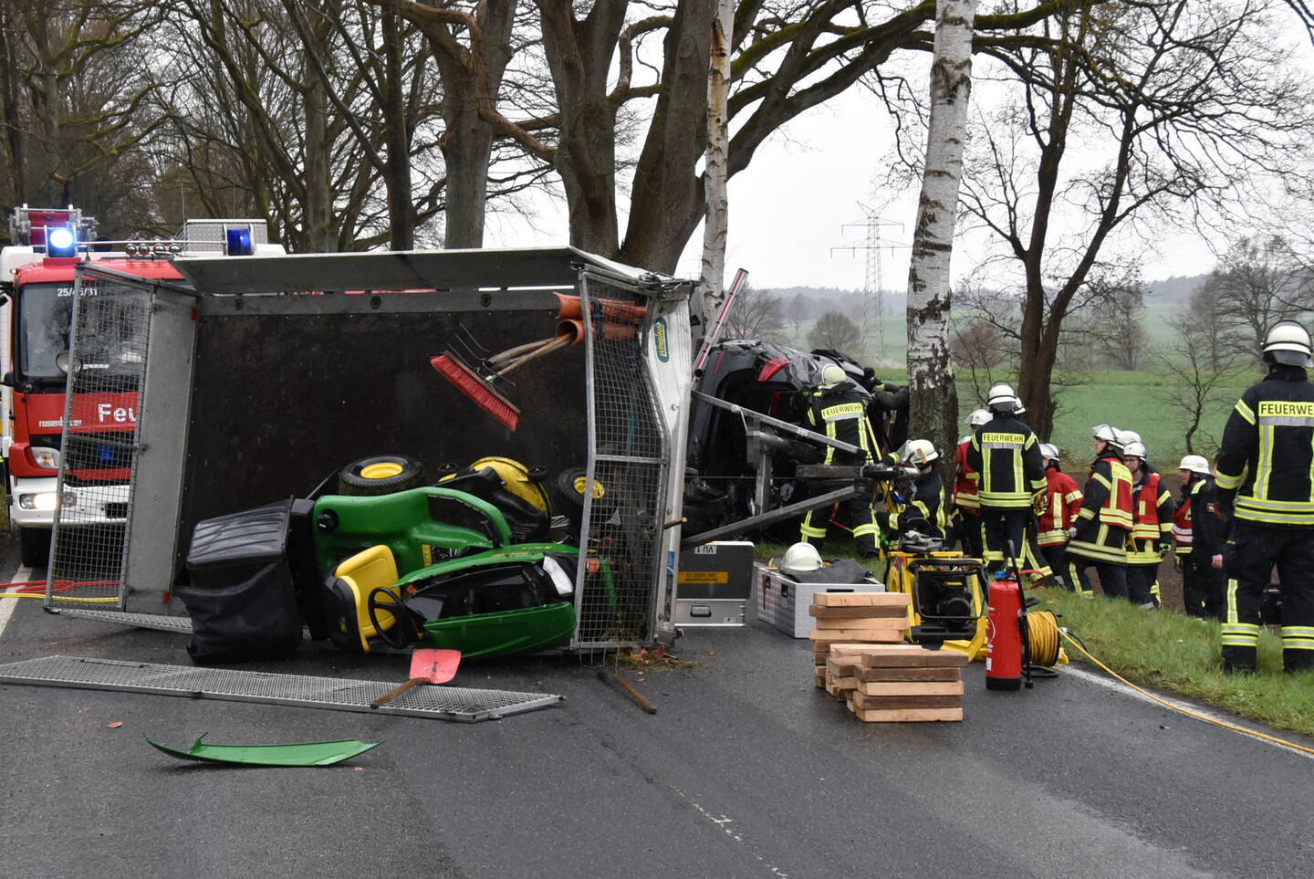 Autofahrerin bei Unfall nahe Lübberstedt schwer verletzt - Lüneburg Aktuell