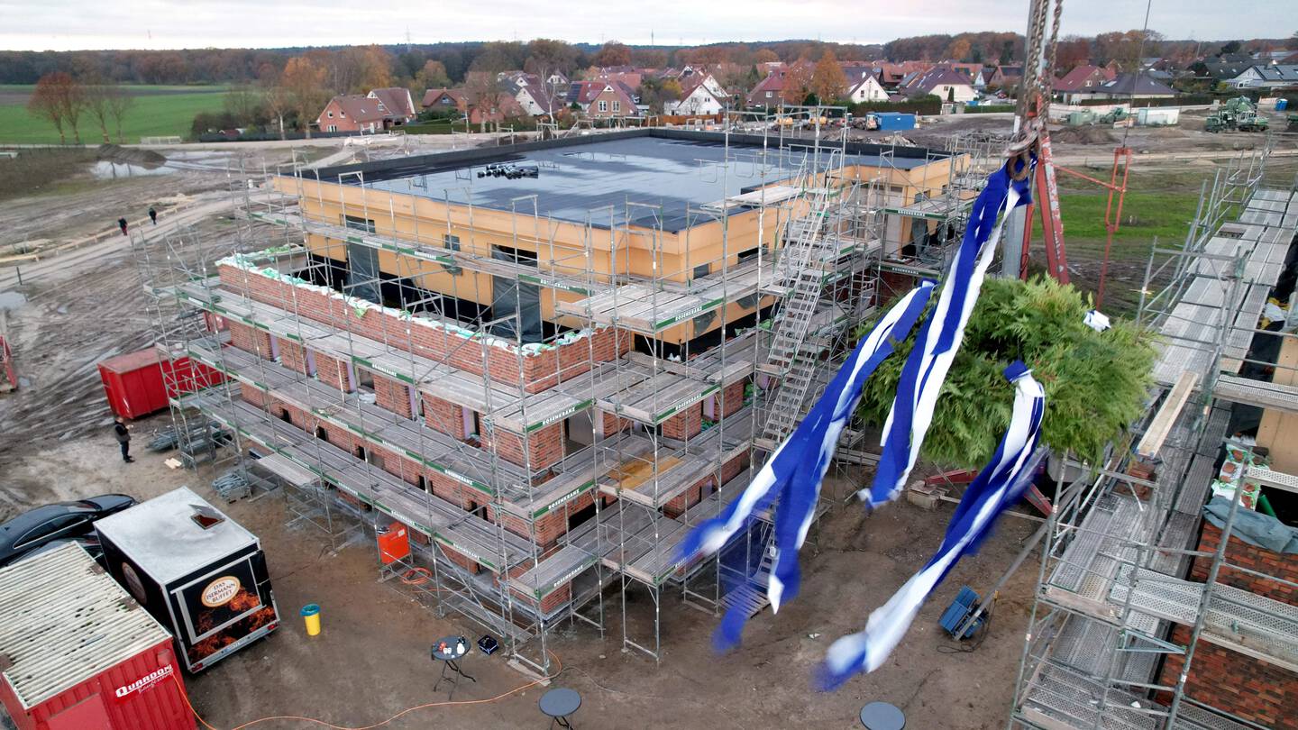 Erstes Richtfest in Reppenstedt im Neubaugebiet am Schnellenberger Weg ...
