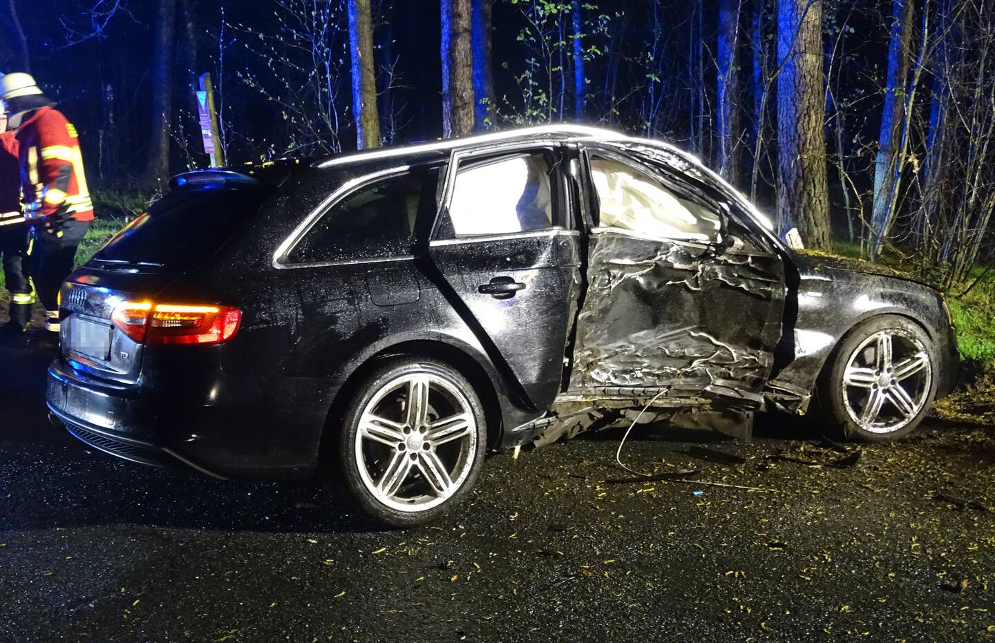 Schwerer Unfall -- Suche nach dem dritten Mann - Lüneburg Aktuell