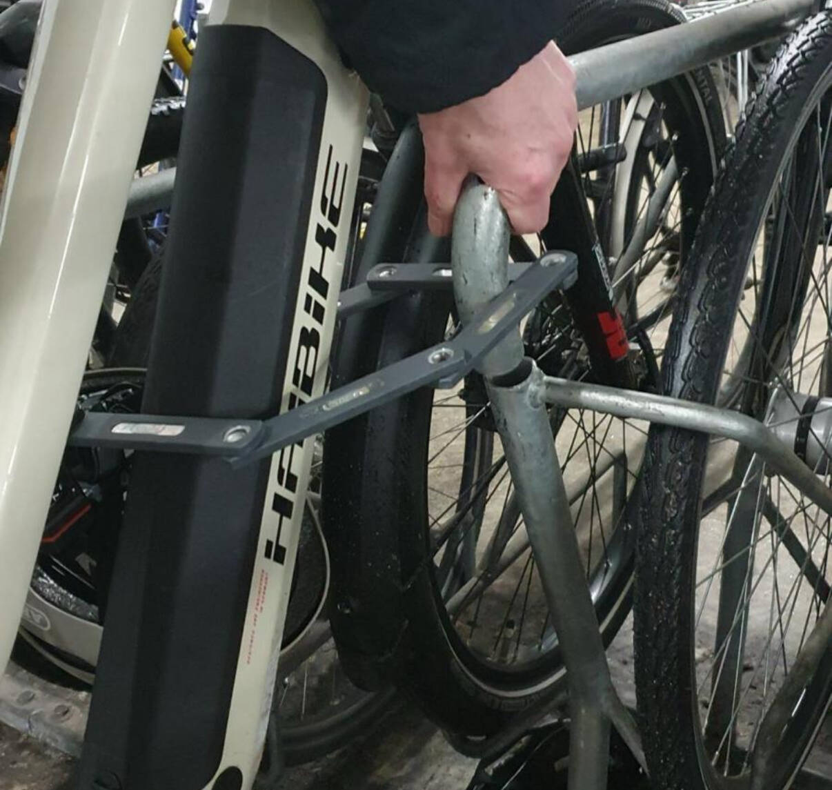 Jetzt sind die Sicherungsbügel dran — Tatort am Bahnhof - Lüneburg Aktuell