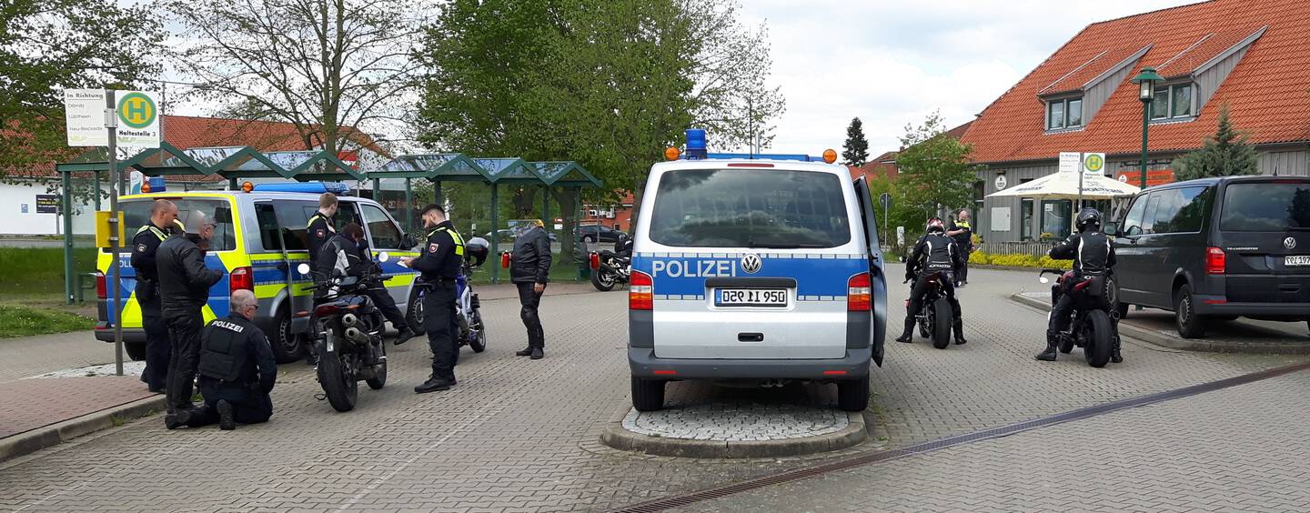 Motorradfahrer im Blick der Polizei -- doch mehr Autofahrer zu schnell - Lüneburg Aktuell